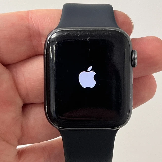 APPLE WATCH SE 44mm GPS Space Grey + Sports Band - BH 84% £59.99 ...