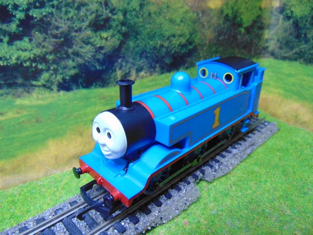 HORNBY ~ THOMAS the Tank Engine Locomotive ~ OO Gauge REF5495 £35.00 ...