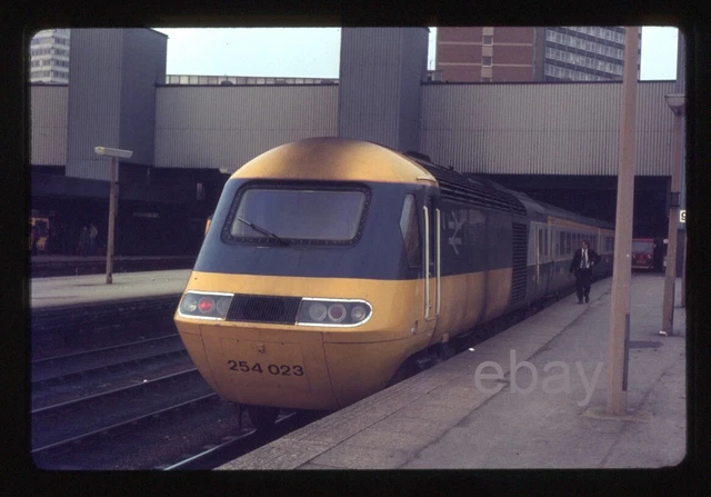ORIGINAL 35MM SLIDE - HST Class 43 - 254-023 at Leeds station c.1980's ...