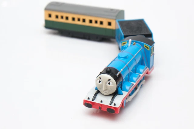 THOMAS & FRIENDS TOMY Plarail Trackmaster Classic Gordon Rare Green ...