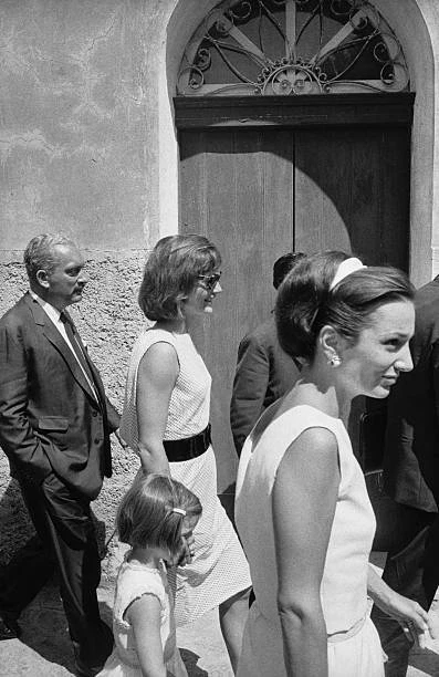 MRS JACQUELINE KENNEDY sister Princess Lee Radziwill Daughter C- 1962 ...