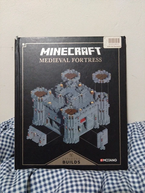 MINECRAFT: EXPLODED BUILDS: Medieval Fortress: An Official Mojang Book ...