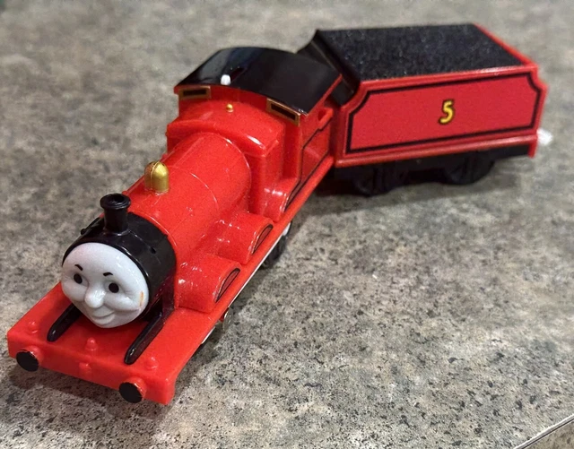THOMAS &FRIENDS TRACKMASTER JAMES MOTORIZED Train Tank Engine 2006 Hit ...