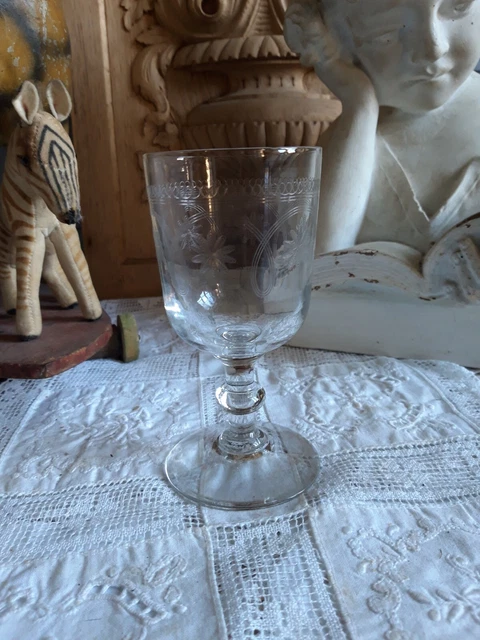 1 ANCIEN VERRE SUR PIED gravés étoile et guirlandes EUR 9,60 - PicClick FR