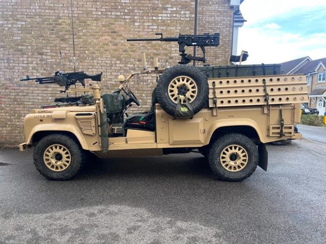 LAND ROVER DEFENDER GENUINE Ricardo WMIK army full restoration respray ...