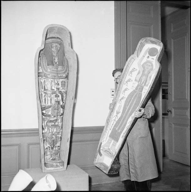 ANCIENT EGYPTIAN MUMMY in Sarcophagus Kunsthalle Basel 1953 Switze- Old ...