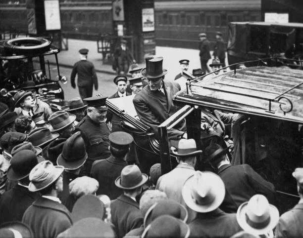 THE WORD'S TALLEST man Jan Van Albert, also known 'Lofty' greeted Old ...