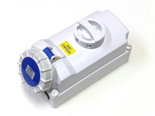ESR IP67 INDUSTRIAL Switched Interlock Socket Blue 2 Pin + Earth 16A £ ...