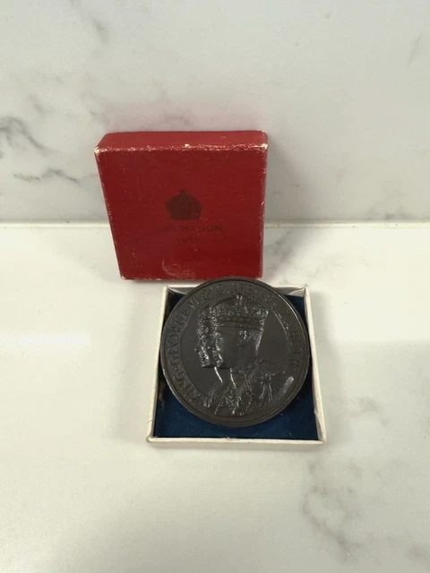 1937 KING GEORGE Vi & Queen Elizabeth Coronation Medal Coin In Box £49. ...
