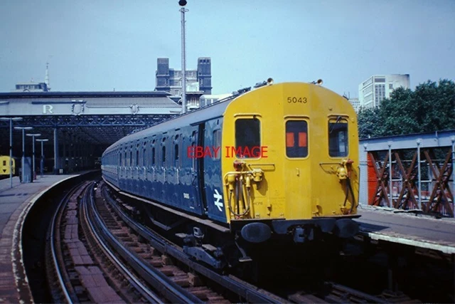 PHOTO SR 4-Epb Class 415 4-Car Emu No 5043 At Charing Cross 07/75 £2.00 ...