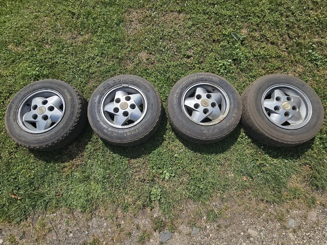 LAND ROVER DISCOVERY 200TDI Alloy Wheels With Tyres X4 £100.00 ...