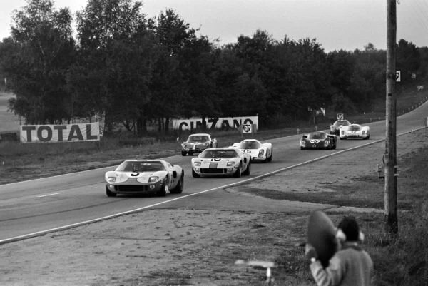 Pedro Rodriguez Lucien Bianchi Ford Gt40 Le Mans 1968 Old Motor Racing