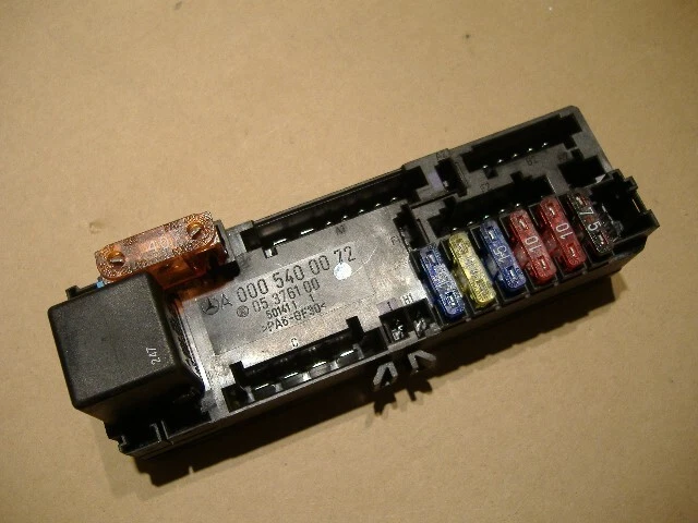 MERCEDES STEUERGERÄT MODUL Relais Sicherungskasten 0005400072 CLK W208 ...