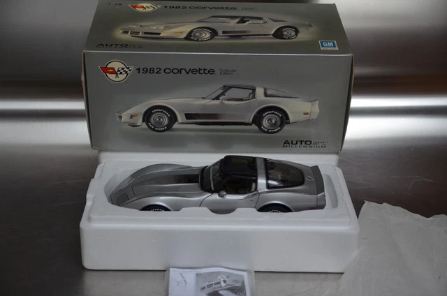 1/18 AUTOART CHEVROLET Corvette C3 Collector Edition 1982 Silver (71201 ...