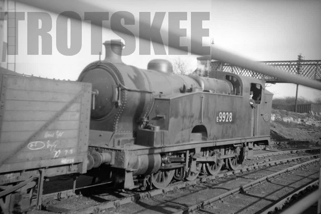 LARGER NEGATIVE BR British Railways Steam Loco 9928 Class Q1 Langwith ...