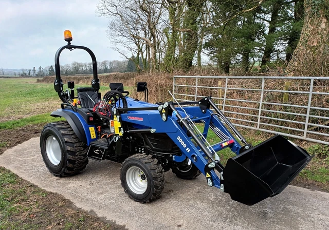 COMPACT TRACTOR – Farmtrac FT26 HST + Loader– Ex Display (0344) £12,495 ...