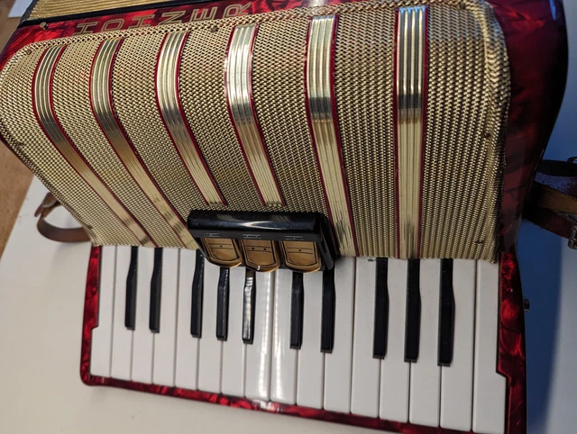 AKKORDEON, HOHNER STUDENT IV, guter Zustand, kleine Gebrauchtspuren, 40 ...