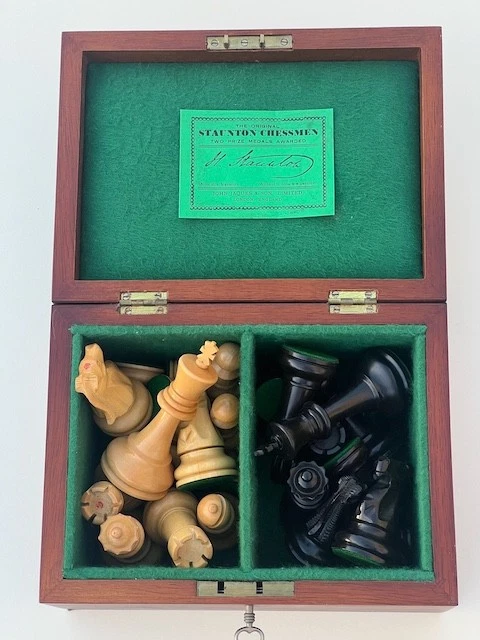 LARGE WEIGHTED JAQUES Staunton Chess Set Stamped with mahogany box £720 ...