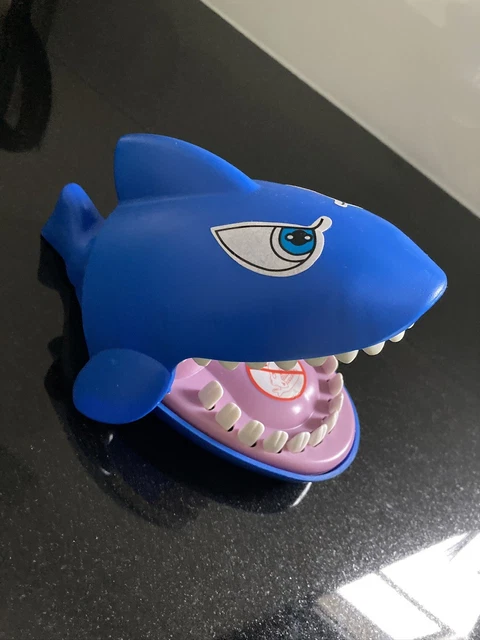 TOBAR SHARK ATTACK Jaw Snapping Suspense Game £6.52 - PicClick UK