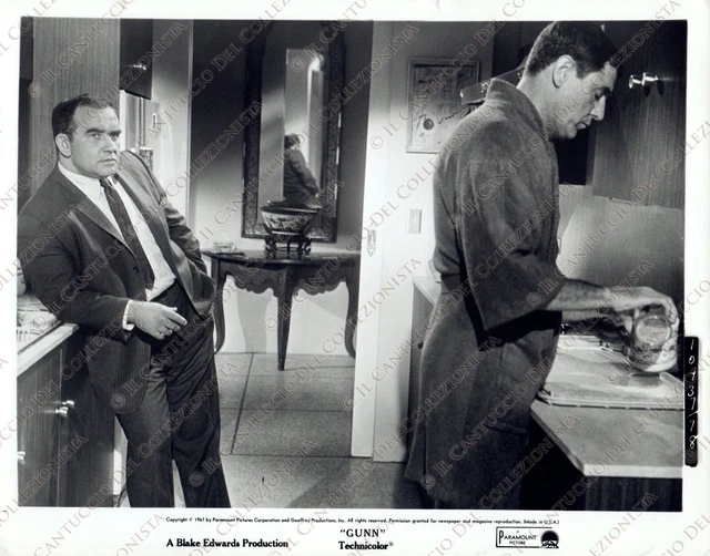 1967 FILM GUNN Edward ASNER Craig STEVENS Blake Edwards director still ...