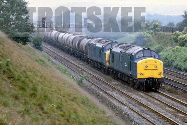 35MM SLIDE BR British Railways Diesel Loco Class 37 37166 37221 1982 ...