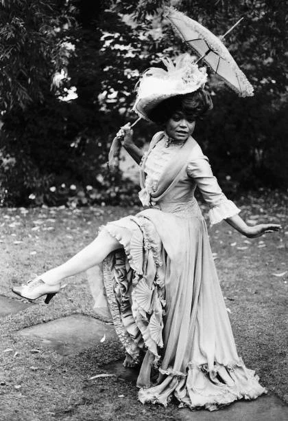 Eartha Kitt With Jinx Singer Eartha Kitt A Sensation In 1953 Old Photo 900 Picclick Au