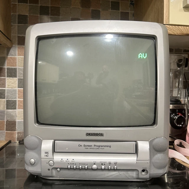 SCHNEIDER SVTV1451, 14& CRT Tv Vcr Vhs Combi Video Retro Gaming TV £40. ...
