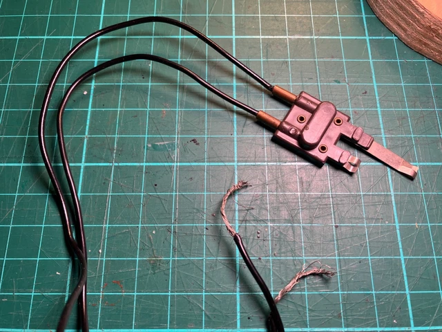 TRIANG R487 TRACK Power Connecting Clip for OO gauge track, pre-owned £ ...