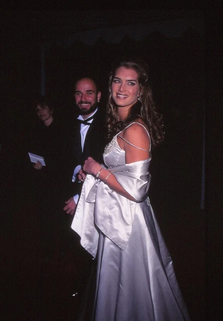 DIA BROOKE SHIELDS et Andre Agassi 1997 format Ko photographe P13-20-1 ...