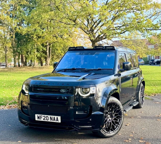 LAND ROVER DEFENDER 110 2.0 SD4 HSE Auto 4WD Euro 6 (s/s) 5dr £46,995. ...