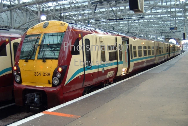 CLASS 334 334039, 3 car EMU, in Carmine & Cream at Glasgow Central £0. ...