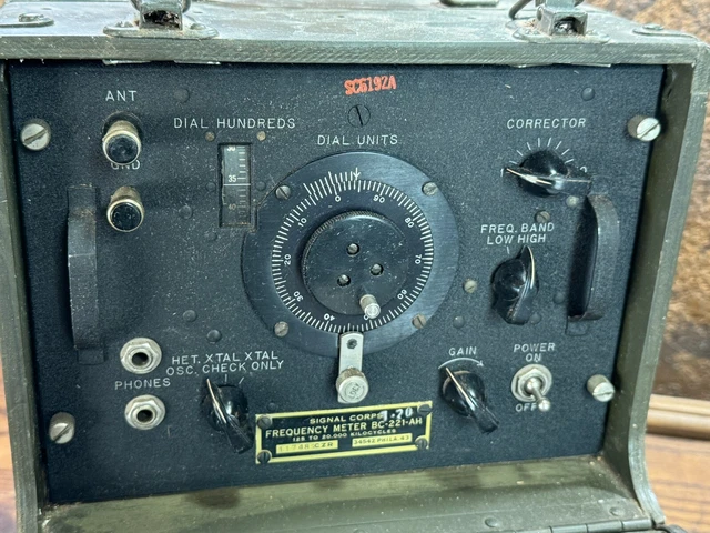 VINTAGE WWII ERA US ARMY Signal Corps Radio Frequency Meter BC-221 $149 ...