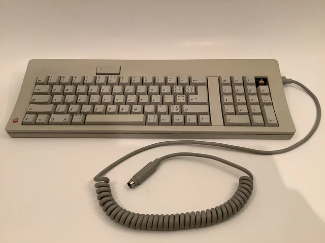 VINTAGE APPLE KEYBOARD Model M0116C With Cable - Untested - Missing One ...