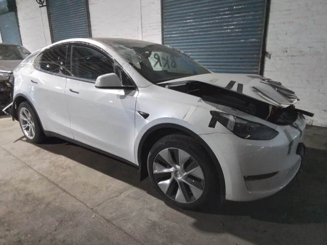 TRACTION MOTOR 2023 TESLA MODEL Y MK1 2022 On DRIVE MOTOR £1,200.00 ...