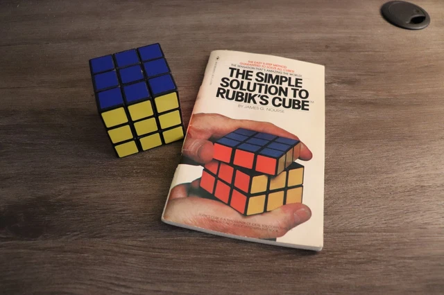 RUBIKS CUBE WITH Solutions Book. 1981. Great Combo $25.00 - PicClick CA