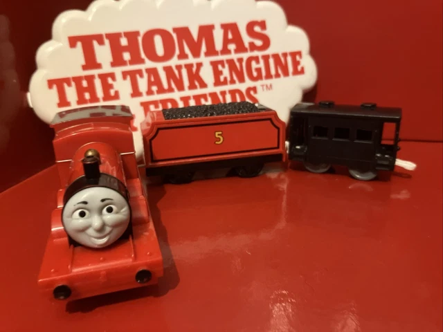 TOMY TALKING JAMES & TENDER With BREAKCAR Battery Trackmaster Thomas ...