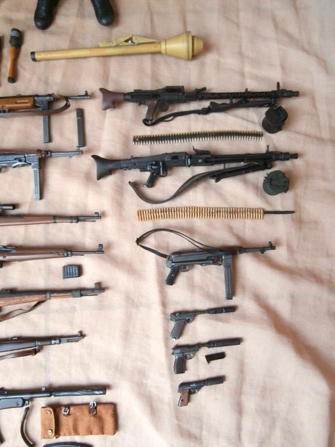 1/6 SCALE GERMAN WW2 Special Weapons Rifles Pistols Submachine Guns ...
