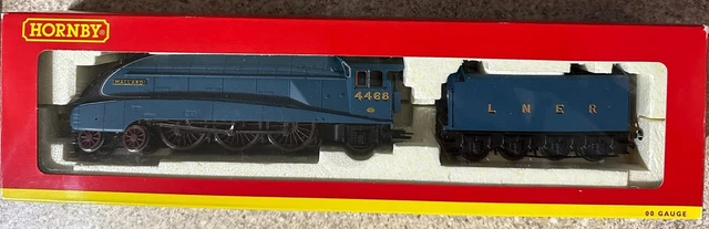 HORNBY R2339 A4 Class 4-6-2 Mallard Steam Locomotive - DCC Ready - OO ...
