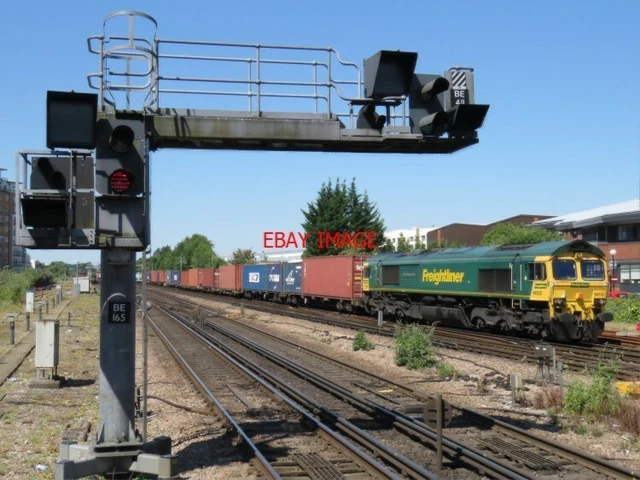 PHOTO CLASS 66 66532 Passes Basingstoke 19/07/16 Working 4M28 ...