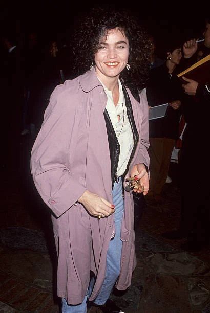 SINGER ALANNAH MYLES at the Waynes World Westwood Premiere on- 1992 Old ...
