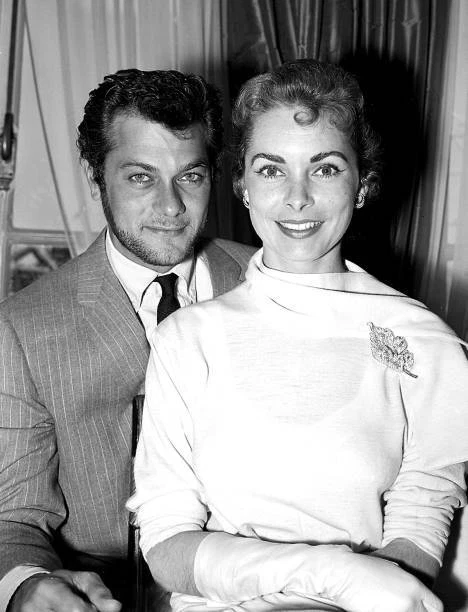 HOLLYWOOD ACTOR TONY Curtis and his actress wife Janet Leigh 1958 Old ...
