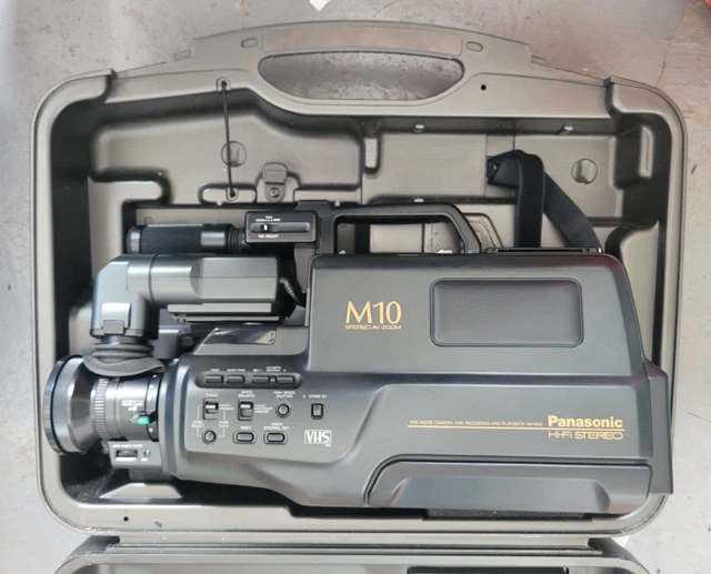 FOTOCAMERA VINTAGE PANASONIC NV-M10 VHS si accende con custodia ...