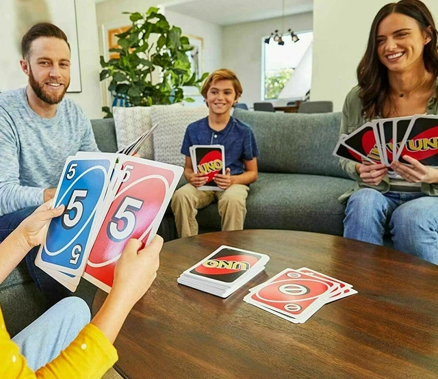 MATTEL GAMES UNO Classic Giant Card Game GPJ46 Family Card Game ...