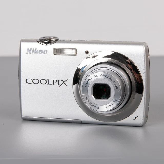 NIKON COOLPIX S225 - 10MP digital compact camera - silver £69.00 ...