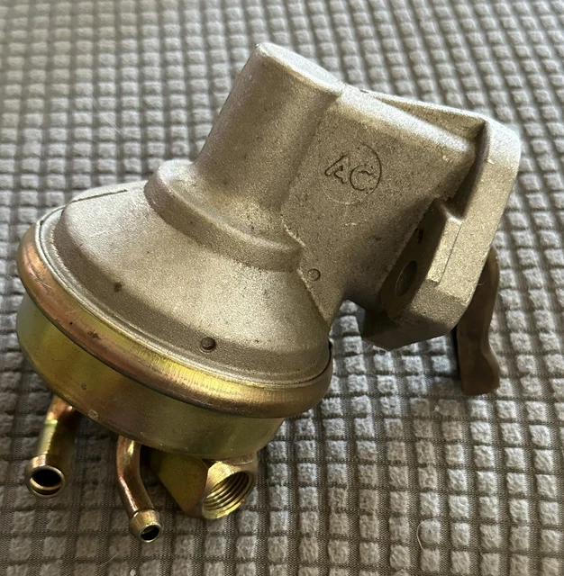 NOS 1979 1987 Camaro Firebird Square Body Pick Up V-8 pompe à carburant ...