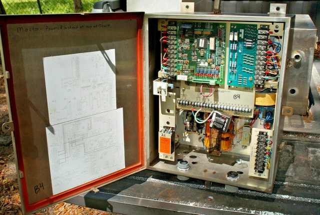 FLASH TECHNOLOGY PC301-5 Power Converter Control Box -Tower Obstruction ...