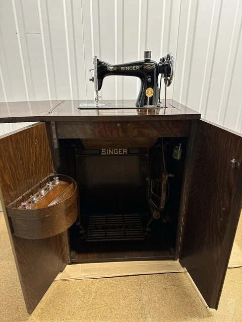 VINTAGE (1937) SINGER Treadle Sewing Machine (Model 15K) With Cabinet £ ...