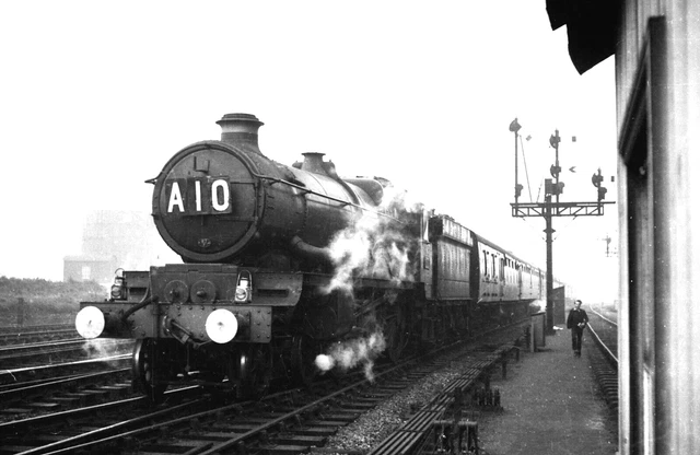 35MM BLACK & WHITE RAILWAY NEGATIVE COLLETT CASTLE CLASS 4076 AT ...