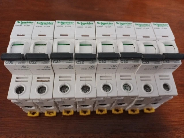 SCHNEIDER ELECTRIC IC60H RCBO MCB C32A 240/415V Circuit Breakers x 8 ...