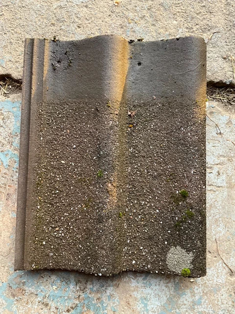 550 X RUSSELL PENNINE ROOF TILE £0.99 - PicClick UK